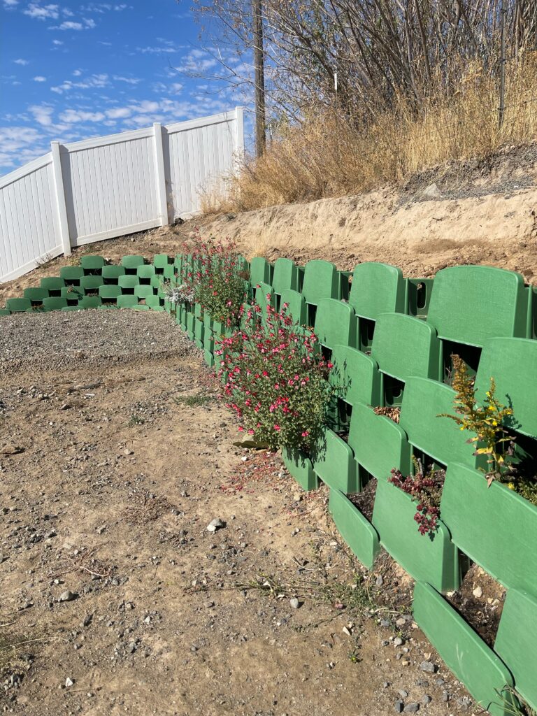 Varden™ Living Retaining Wall Blocks(125 ct) - Varden Vertical Gardens